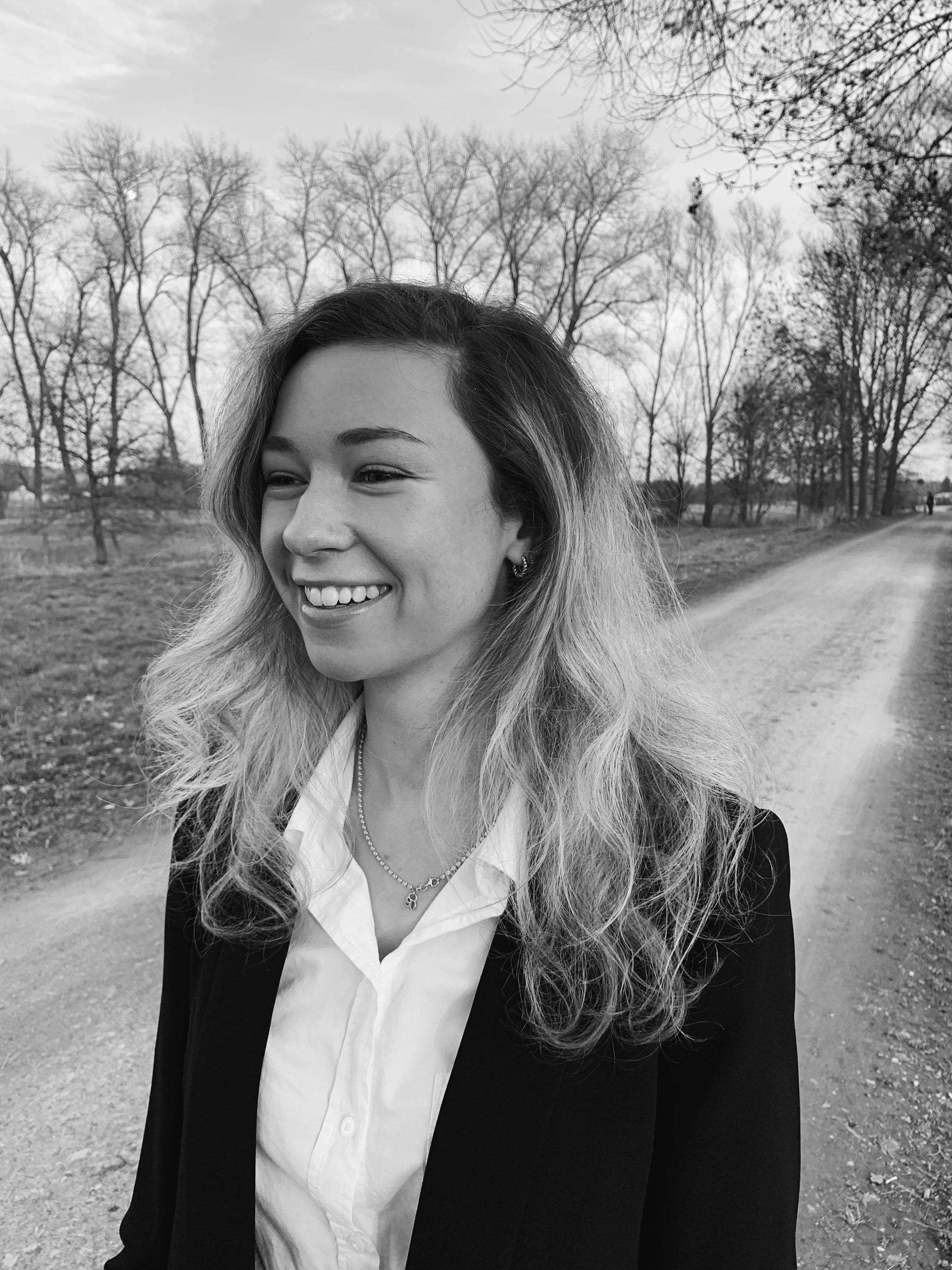 About – Cara Hausdorf